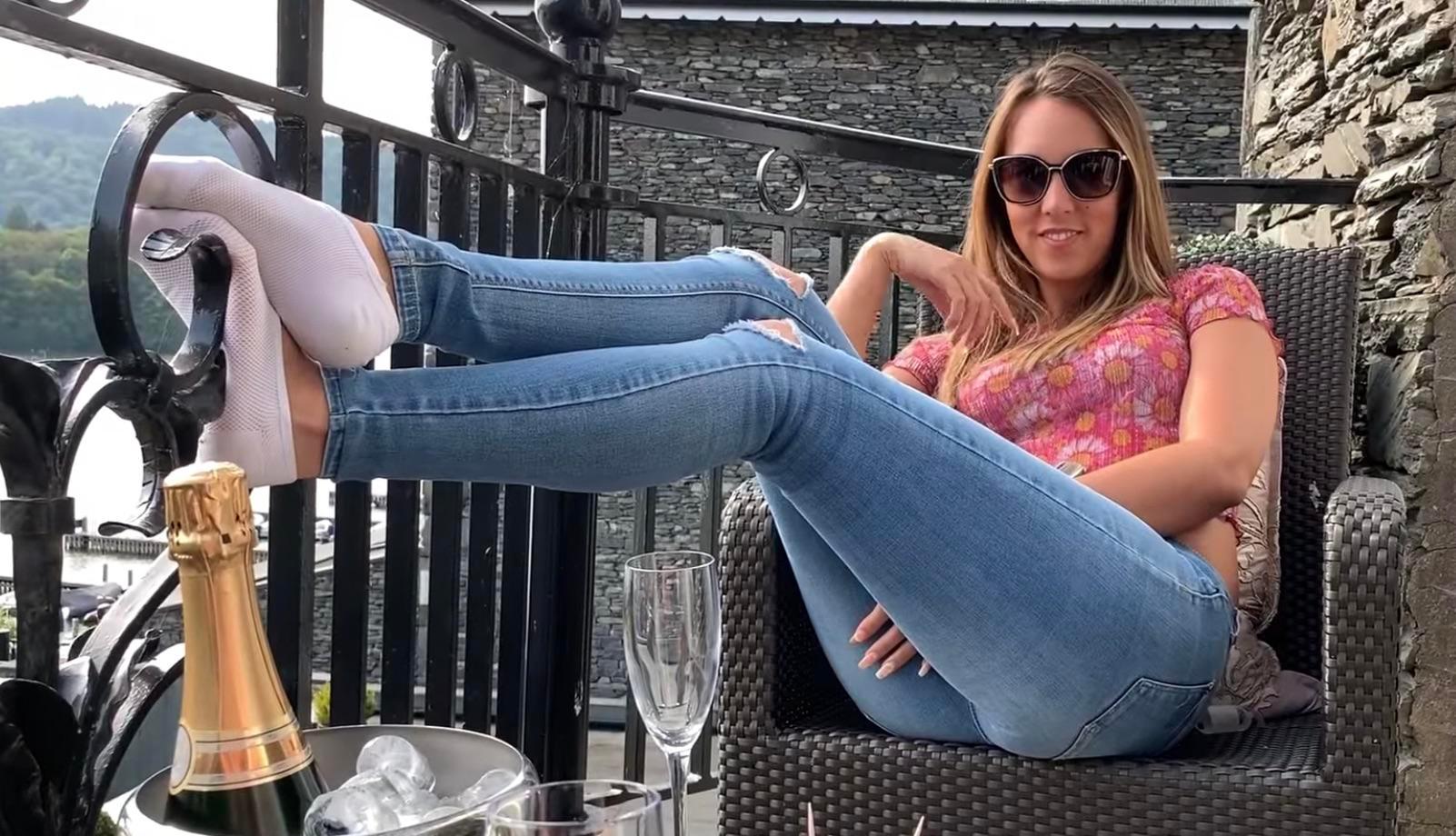 She looks desperate for dick | Scrolller