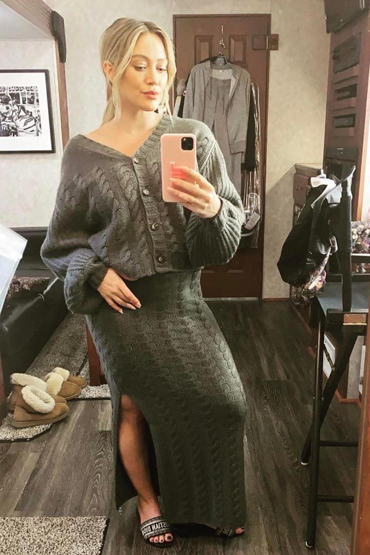 She looks good in anything | Scrolller