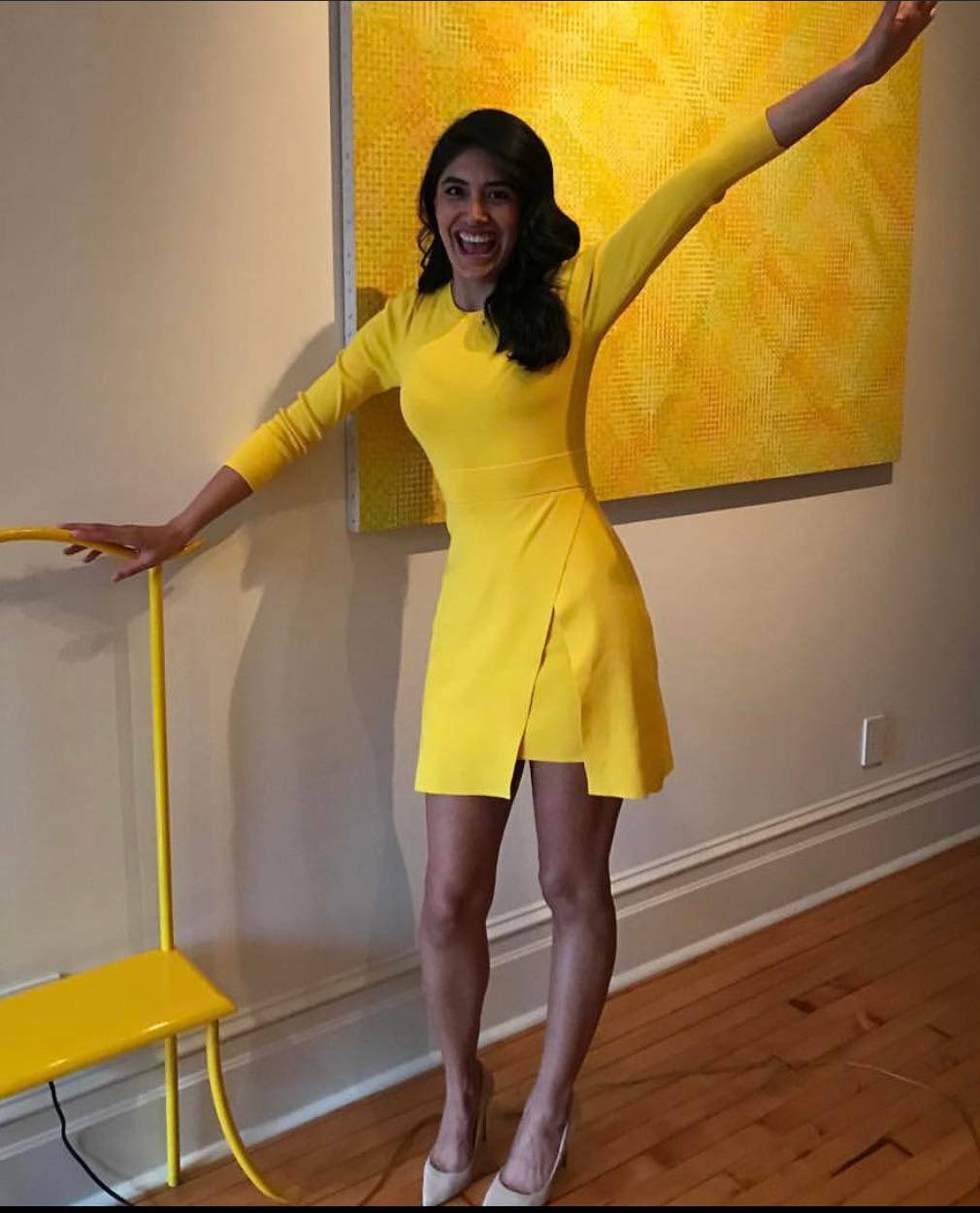 She looks so good in yellow | Scrolller