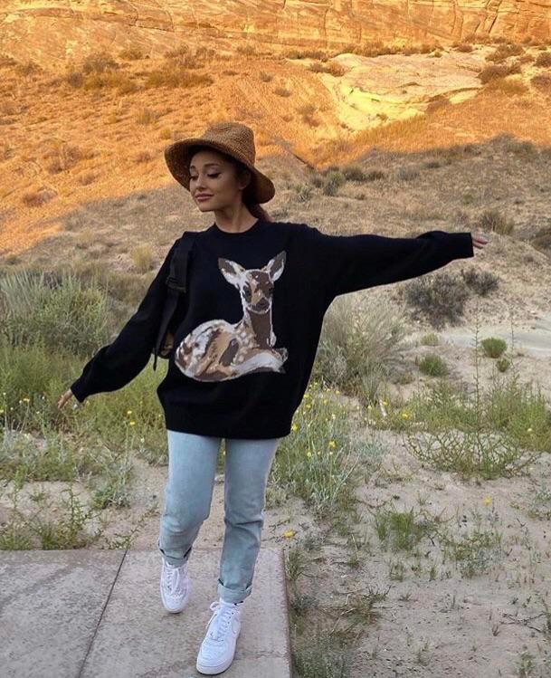 She looks so tiny | Scrolller