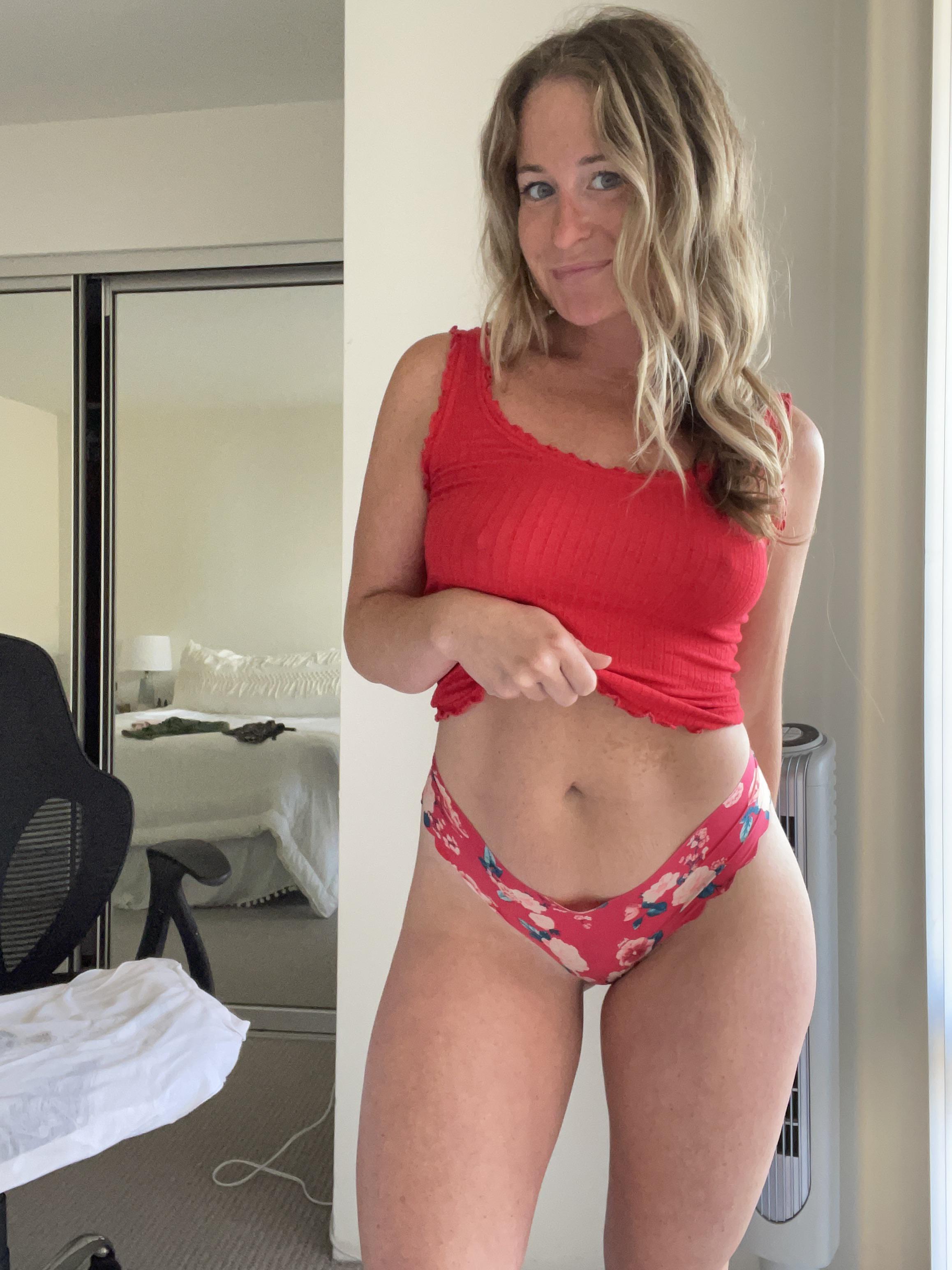 She moves in next door. Wyd? | Scrolller