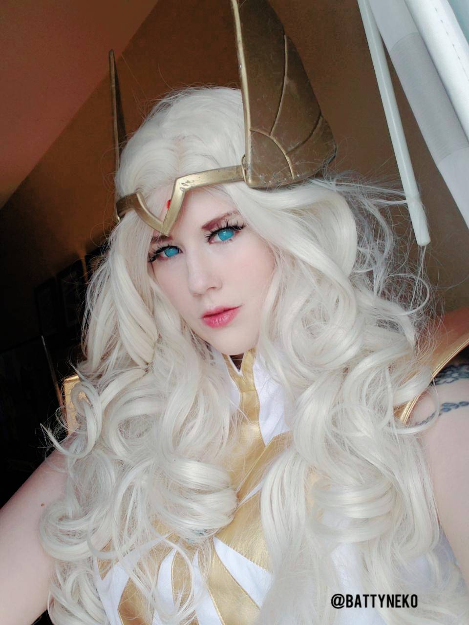 She-Ra !! | Scrolller