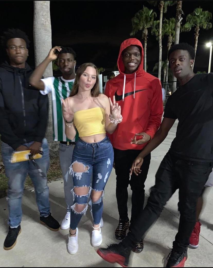 Shes For The Team 🏿 Scrolller