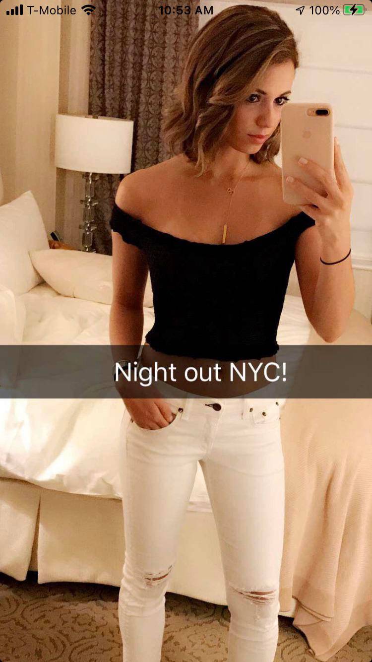 She’s gorgeous. Now if only the caption were removed 😍 | Scrolller