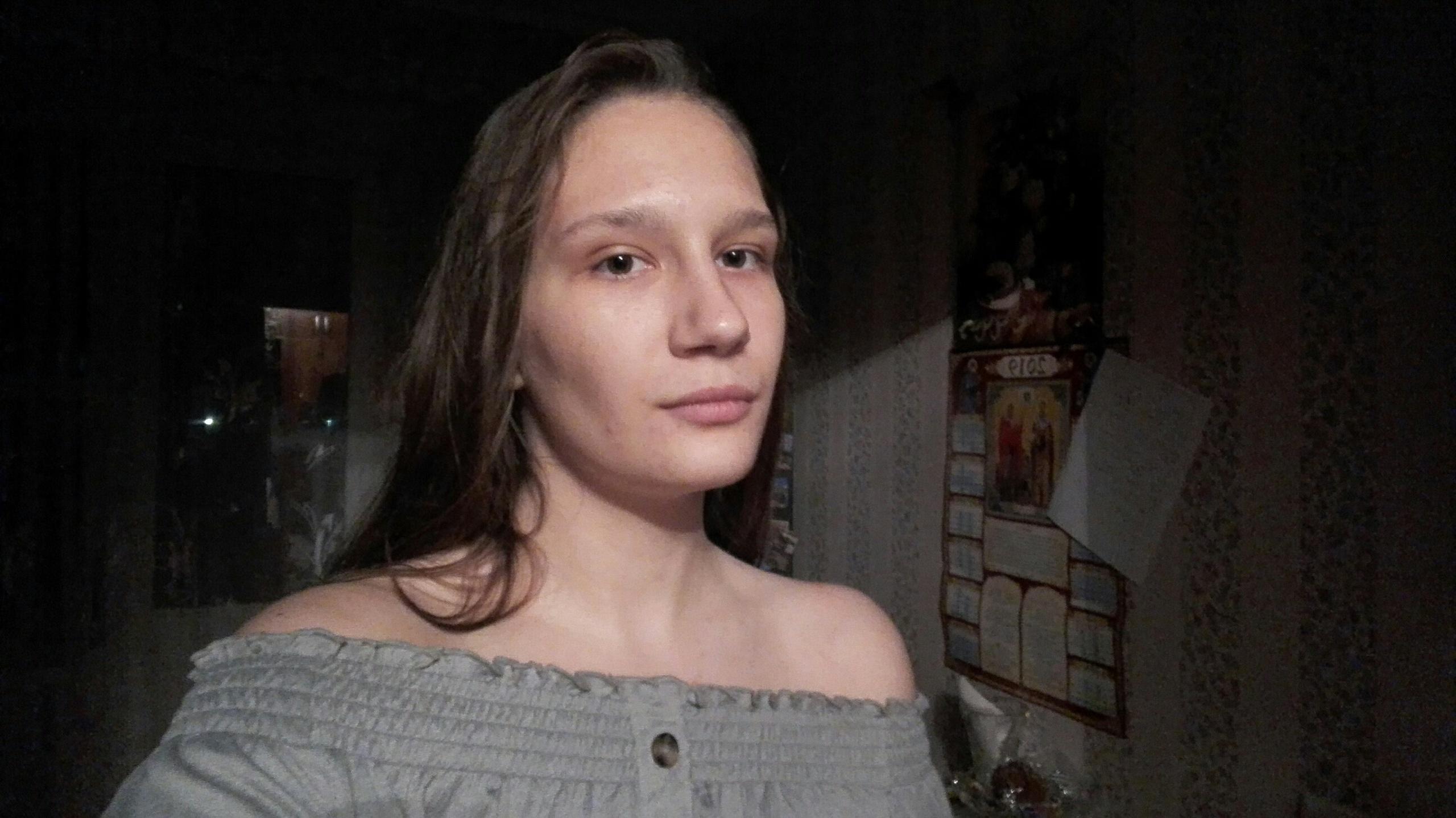 She turned 19, and she need a gift. | Scrolller