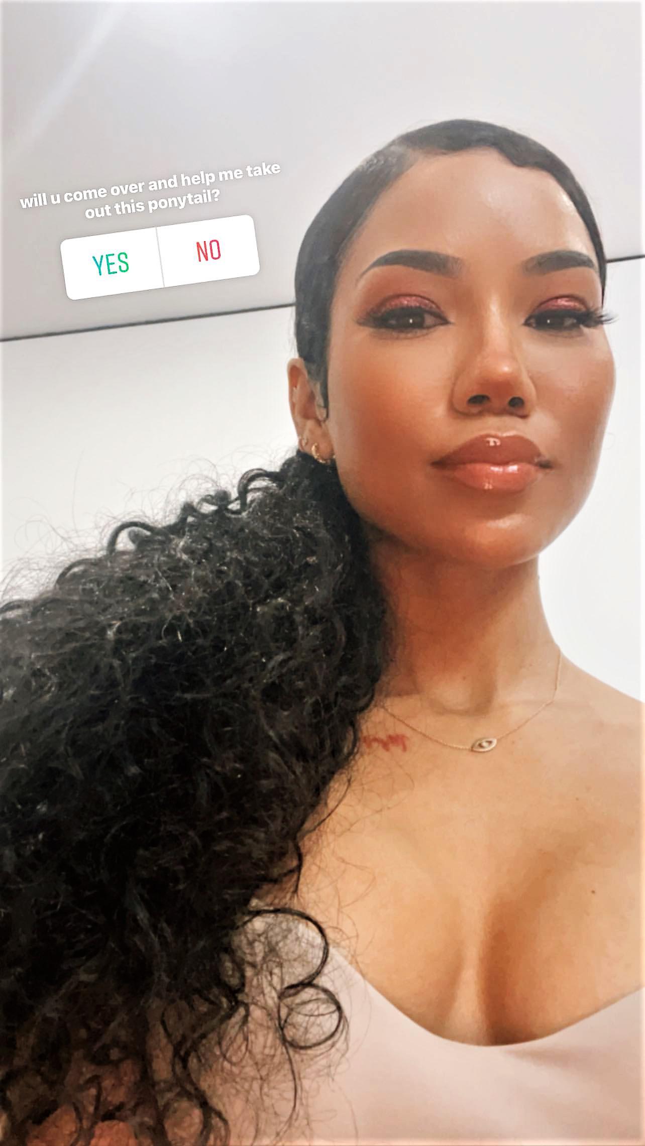 She wants you to "help" her | Scrolller