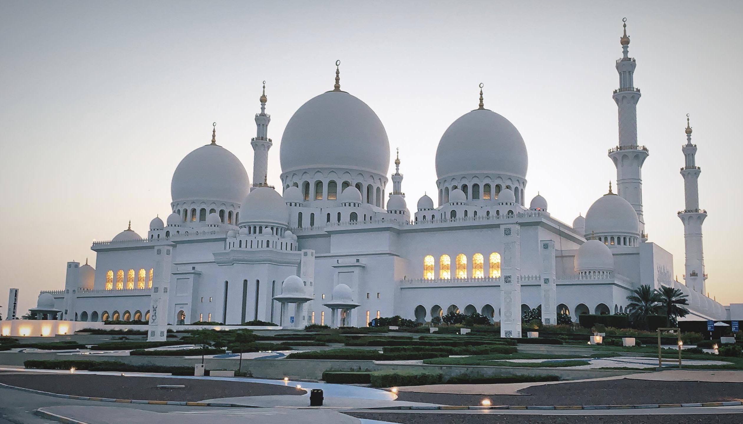 Sheikh Zayed Mosque, Abu Dhabi | Scrolller