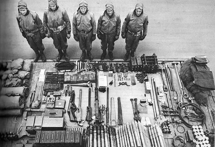 Sherman Tank Crew (From /r/tankporn) | Scrolller