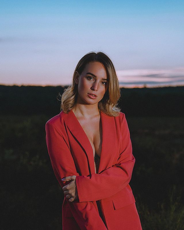 She's Foxy | Scrolller