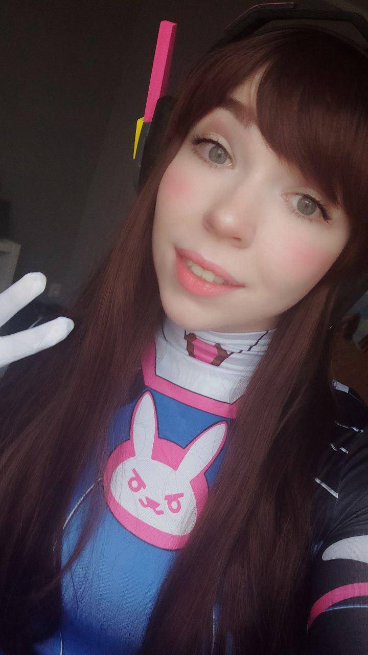 Shes Trying Out The Gamer Girl Look 👀 Scrolller