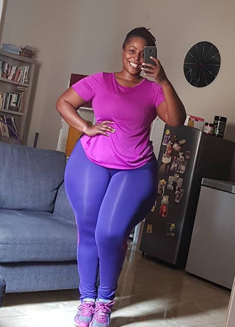 Shiny thighs | Scrolller