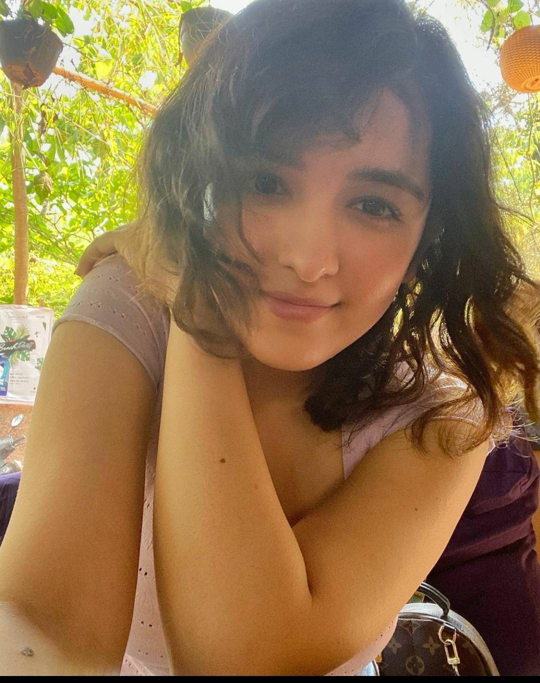 Shirley setia. Such a beautiful cum-able face 😍. Her beautiful red soft lips 💋 💖 | Scrolller