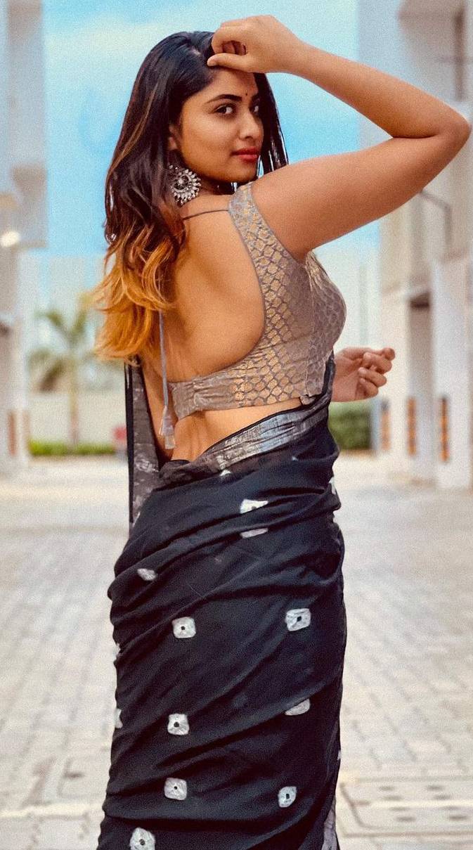 Shivani Narayanan | Scrolller