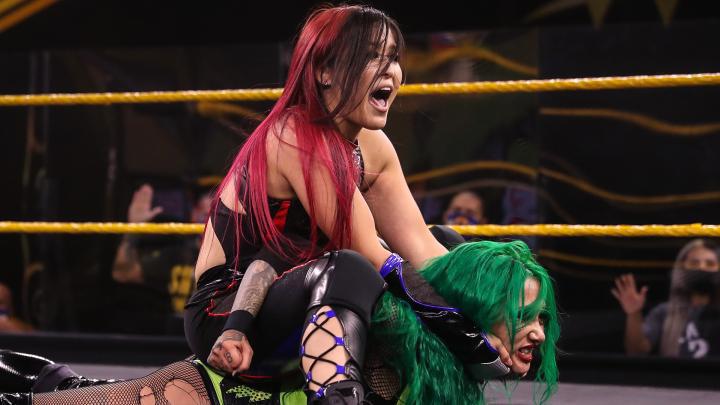 Shotzi in Io’s camel clutch | Scrolller