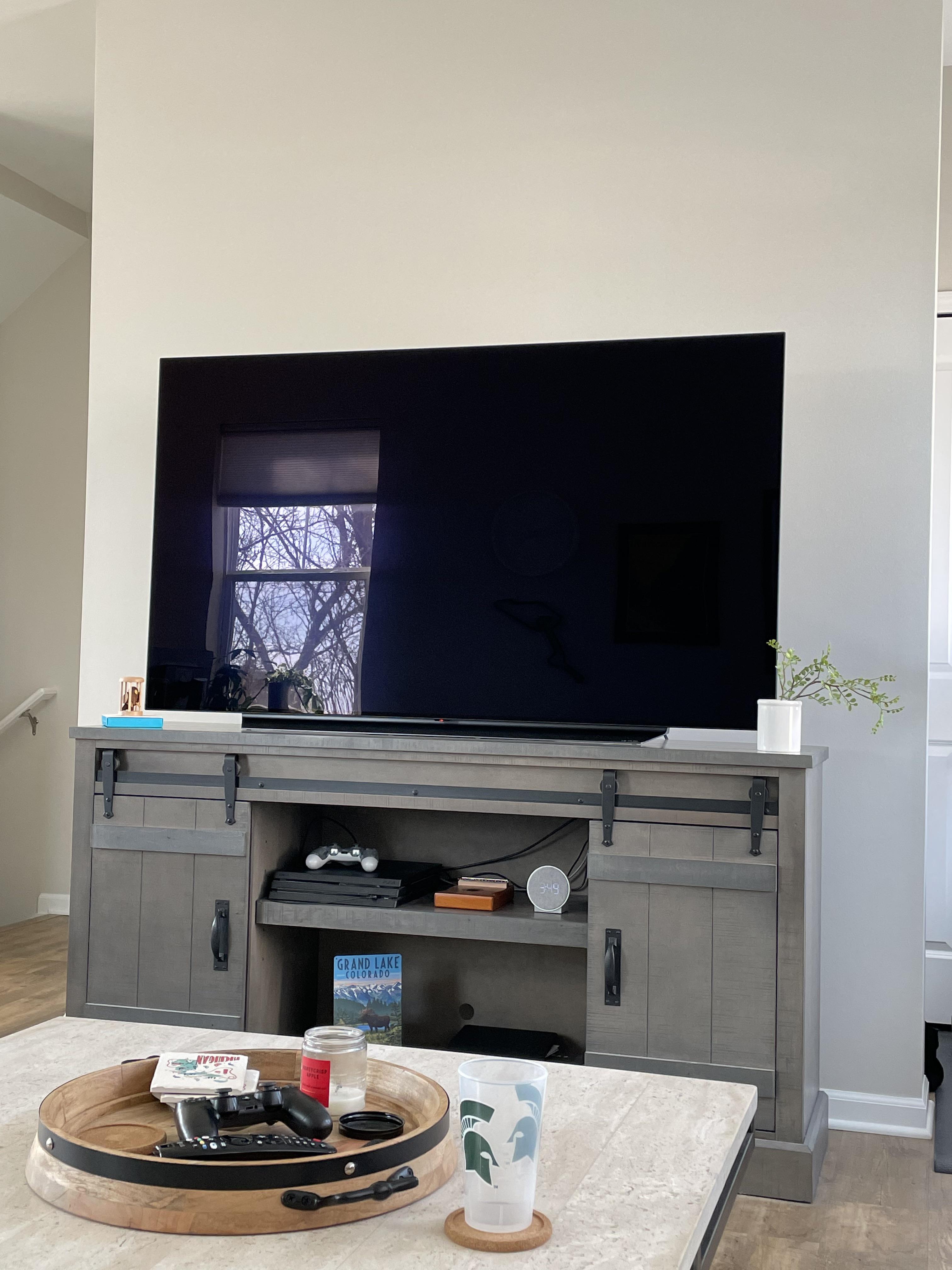 Should I mount my TV? | Scrolller