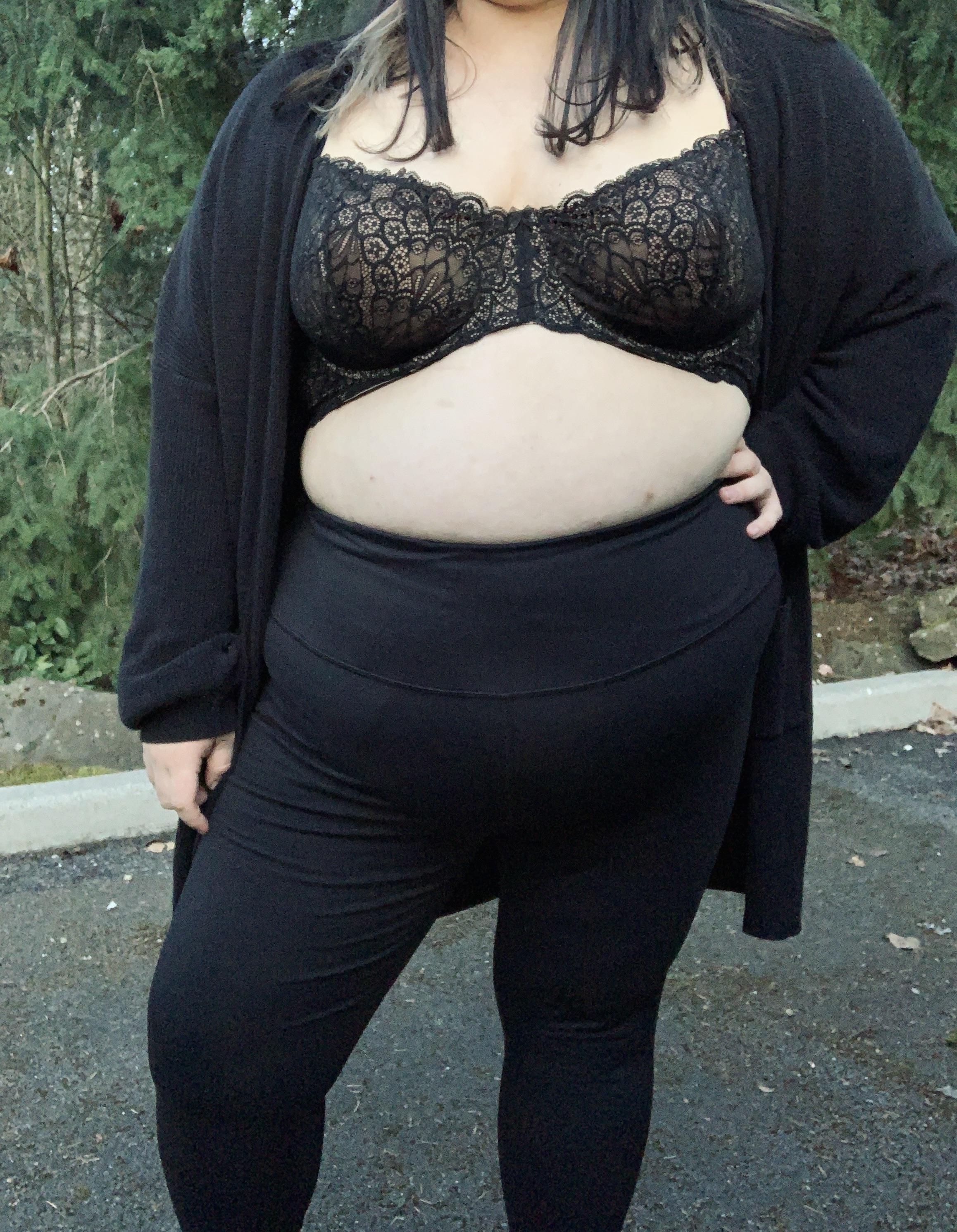 I always get soaking wet posing outside for some slutty photos | Scrolller