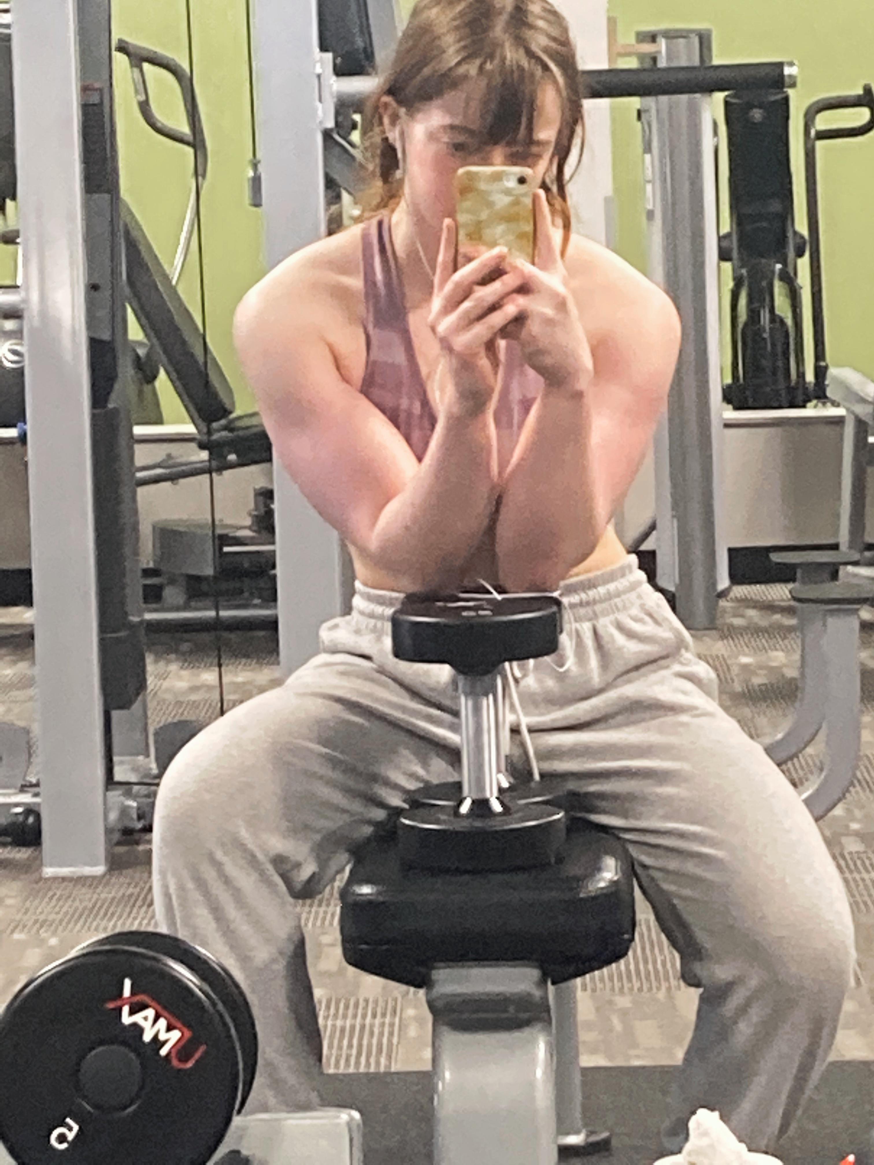 Want me to bench you? (19F) | Scrolller