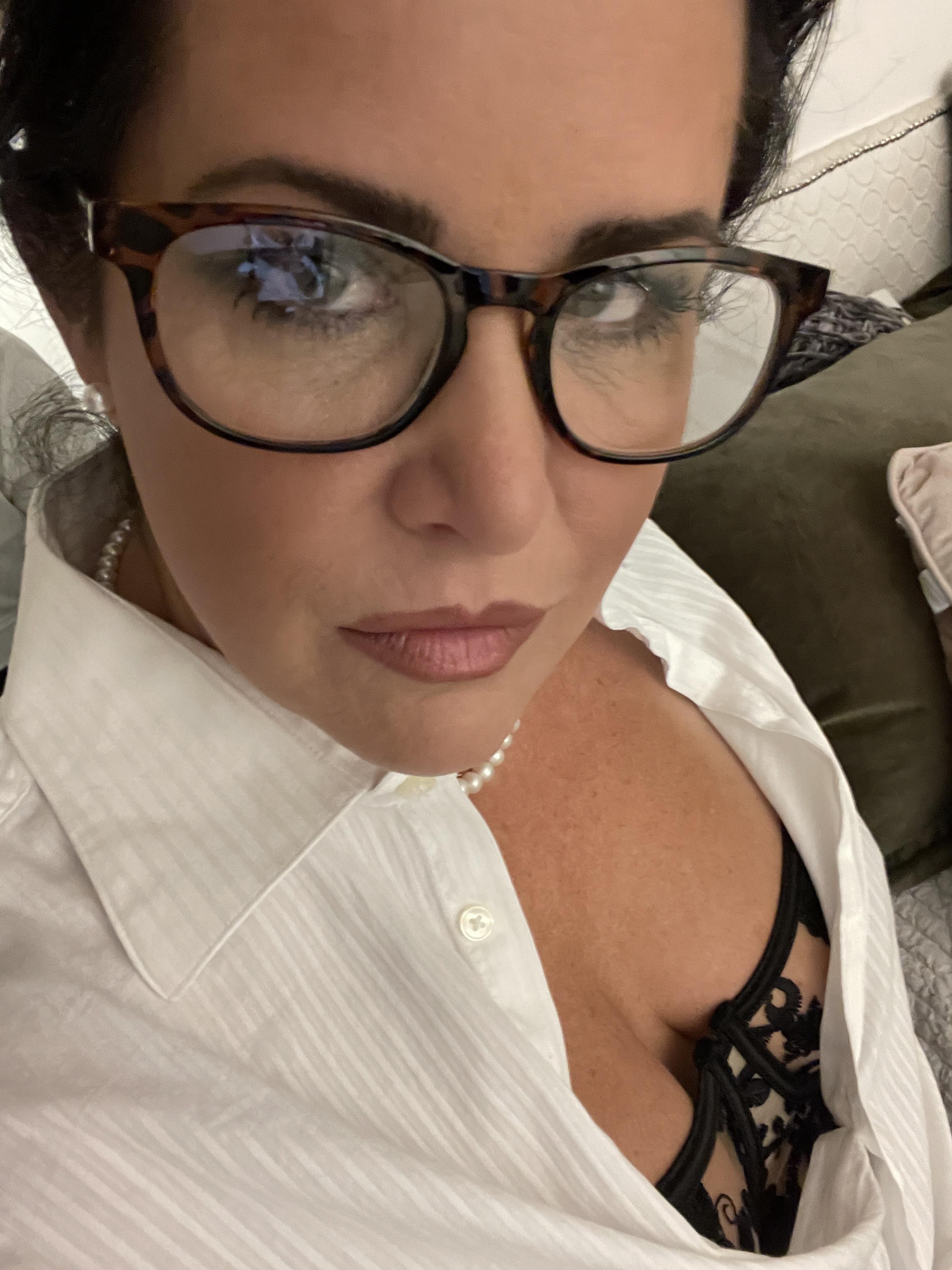 Shouldn’t you be (f)inishing your homework or getting to sleep? It’s bedtime! | Scrolller