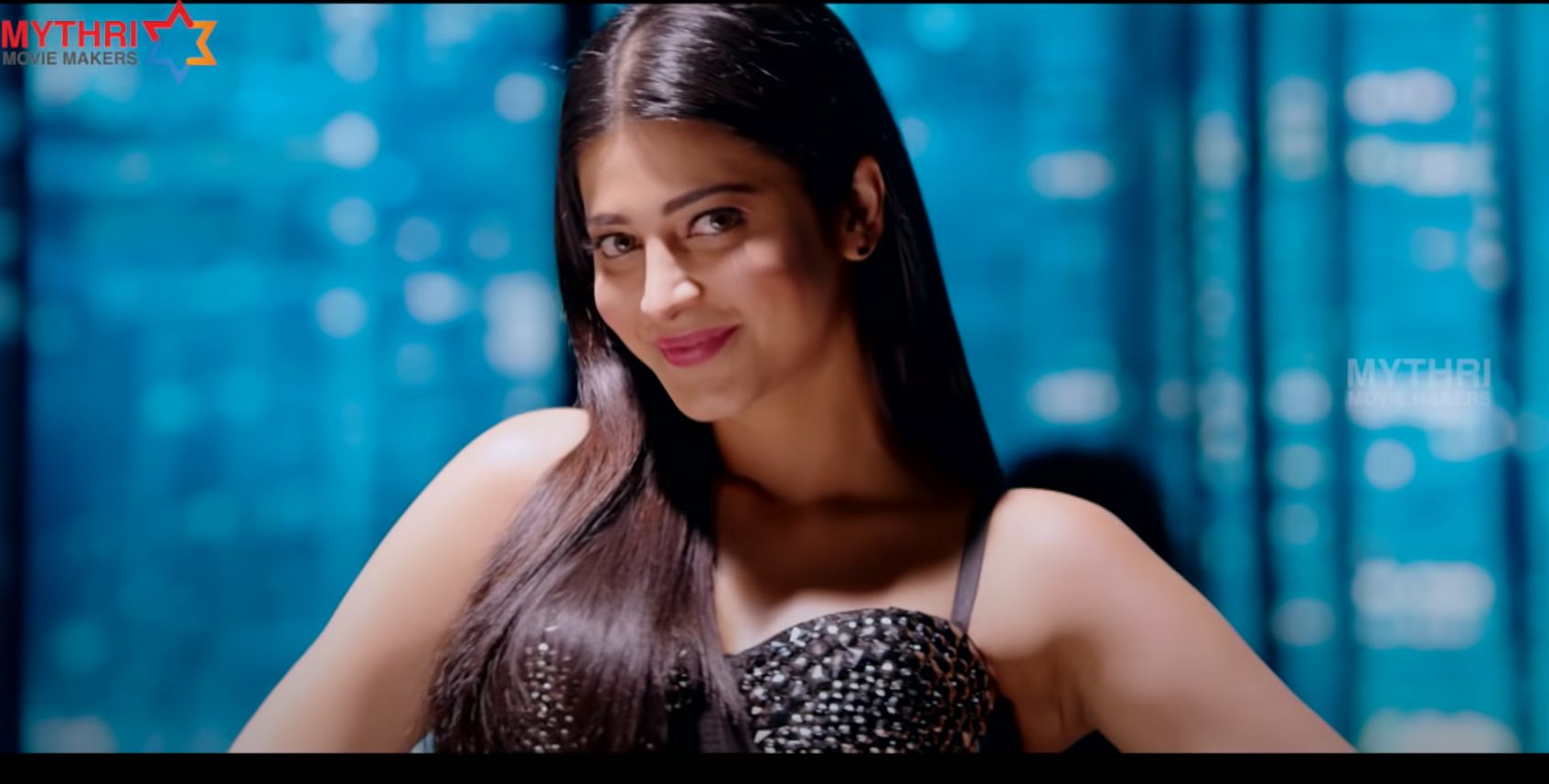 Shruthi Hassan | Scrolller