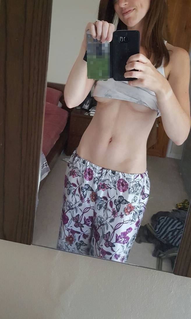 Shy mum of 2 | Scrolller