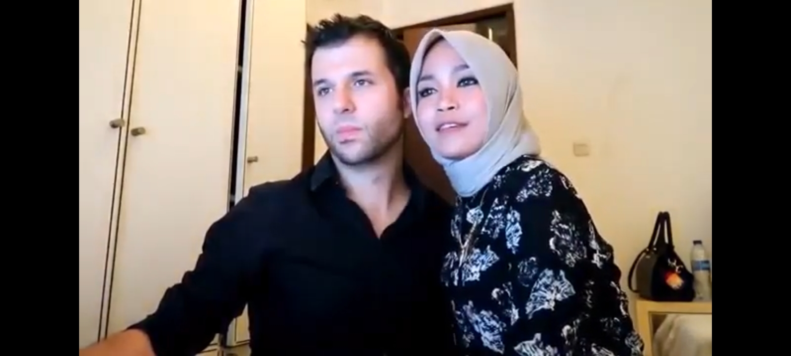 Siapa ada full vid yg ni? | Scrolller