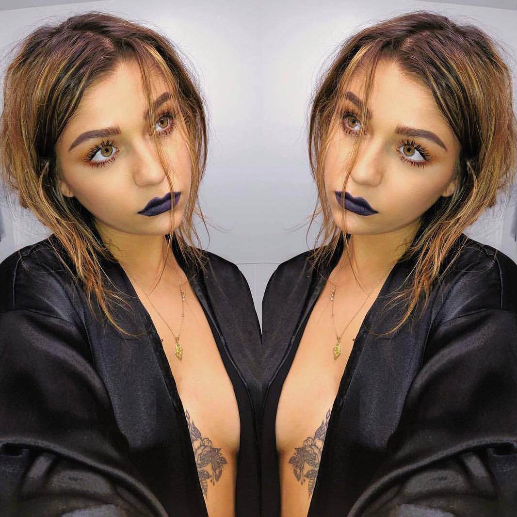 Side boob | Scrolller