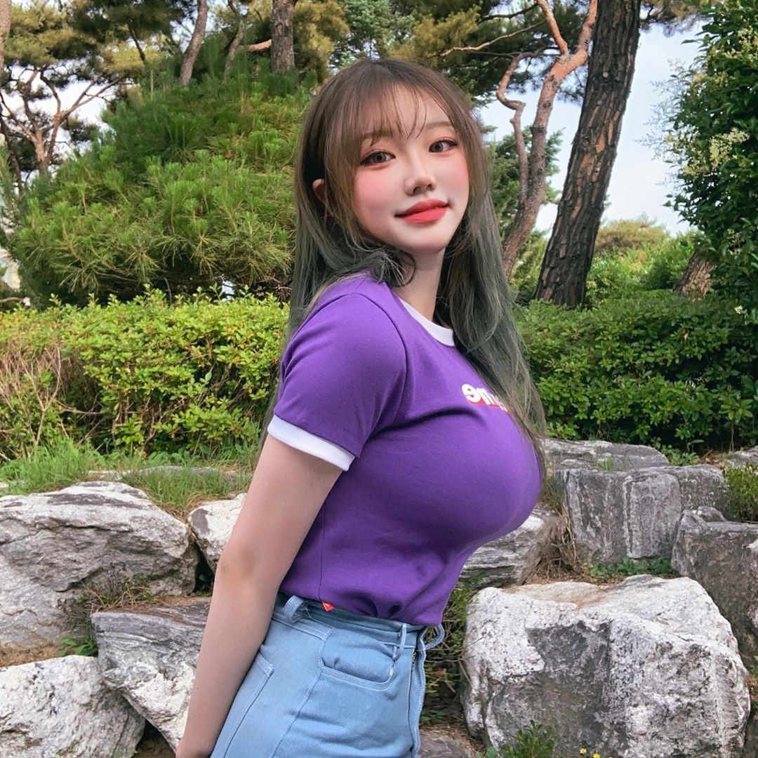 Side profile. | Scrolller