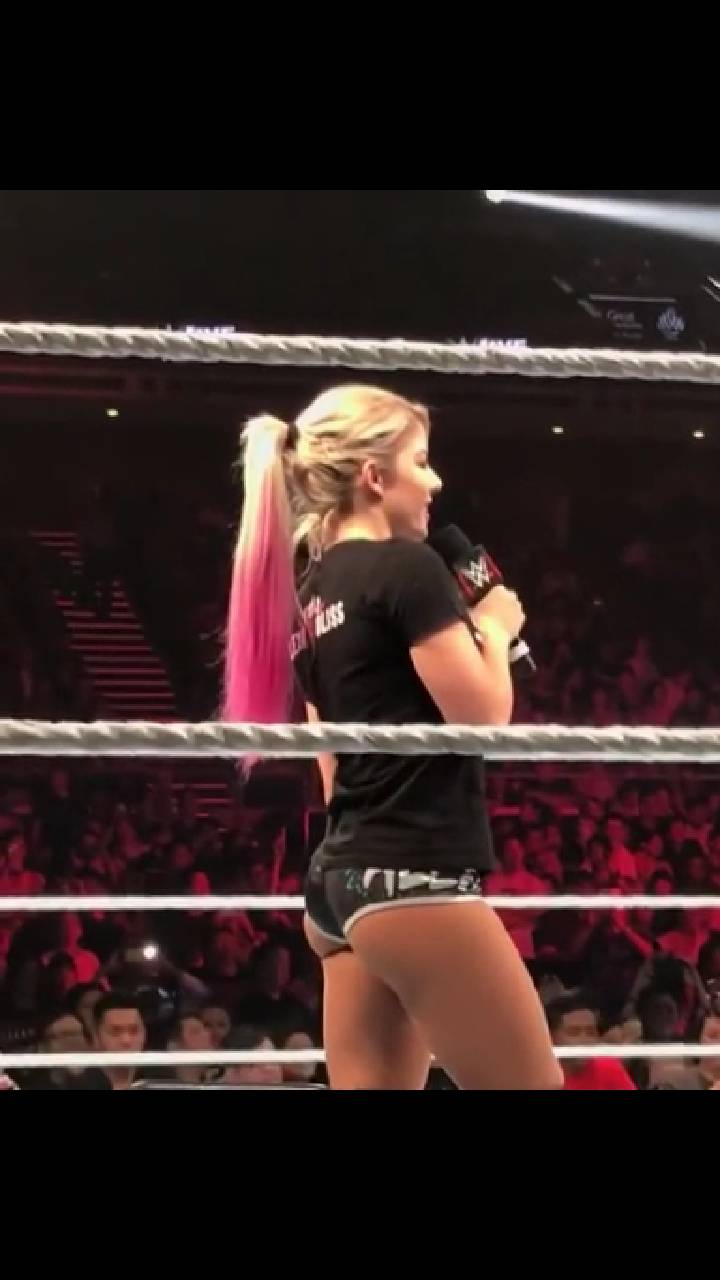 Side shot | Scrolller