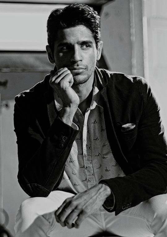 Sidharth Malhotra, Indian Actor. | Scrolller