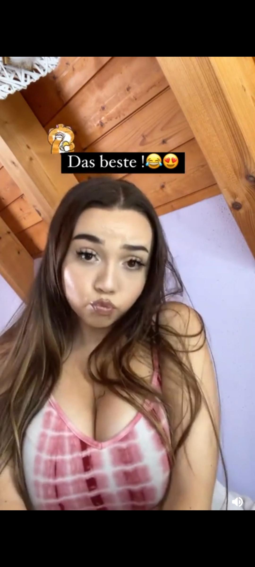 Sie hat so geile 🍒 | Scrolller