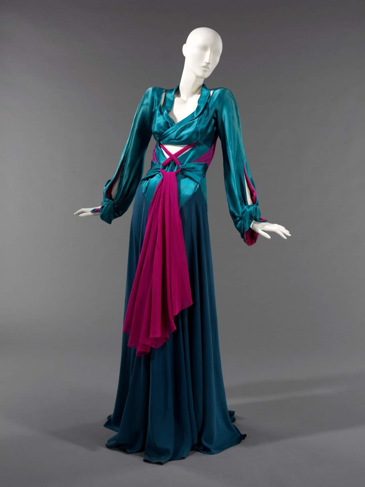 Silk dress by Charles James, 1941. Met Museum | Scrolller