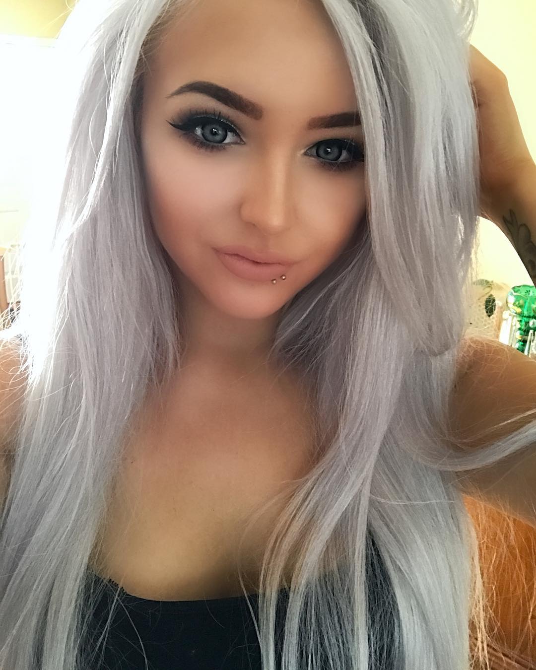 Silver Hair | Scrolller