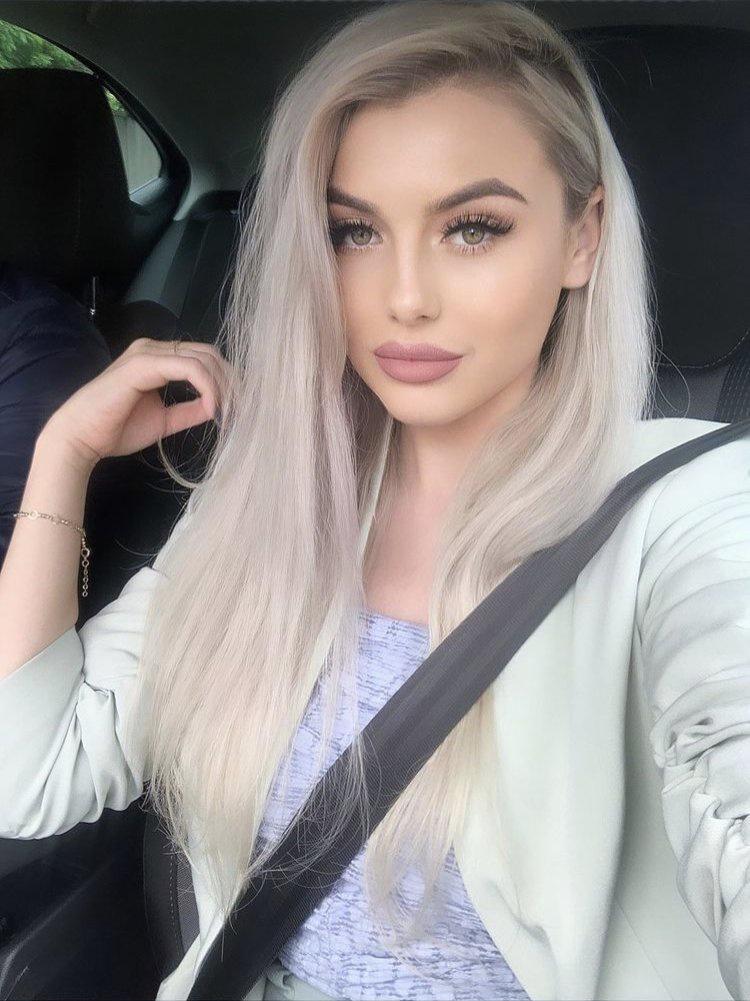 Simona, instagrameriță | Scrolller