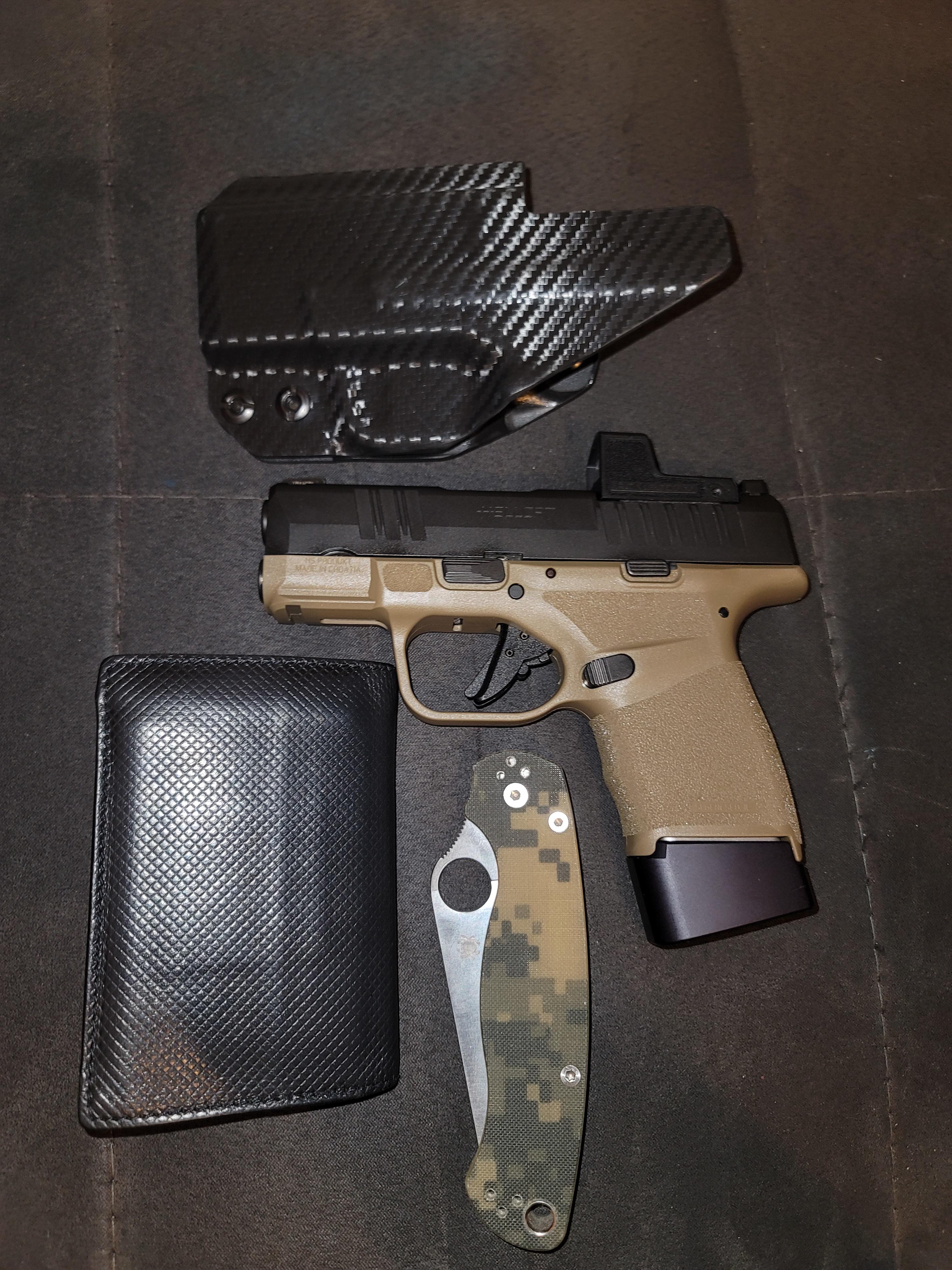 Simple EDC | Scrolller