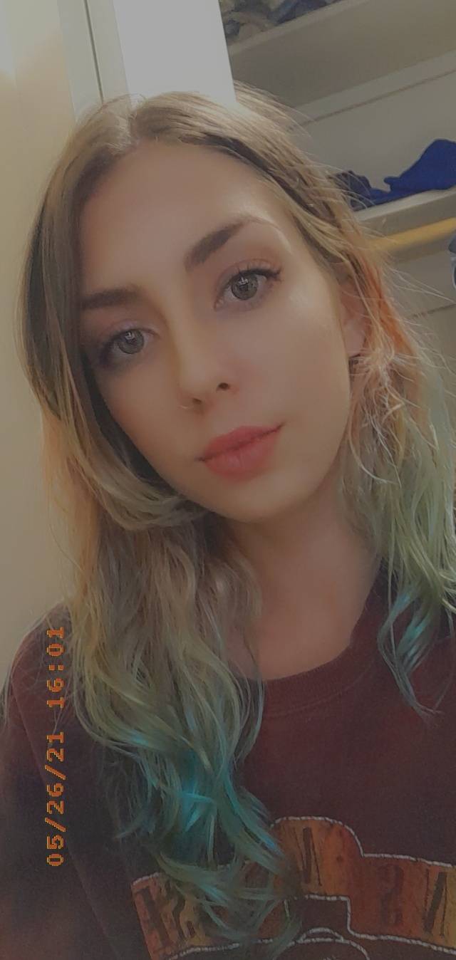 Simple Hump Day Selfie Scrolller