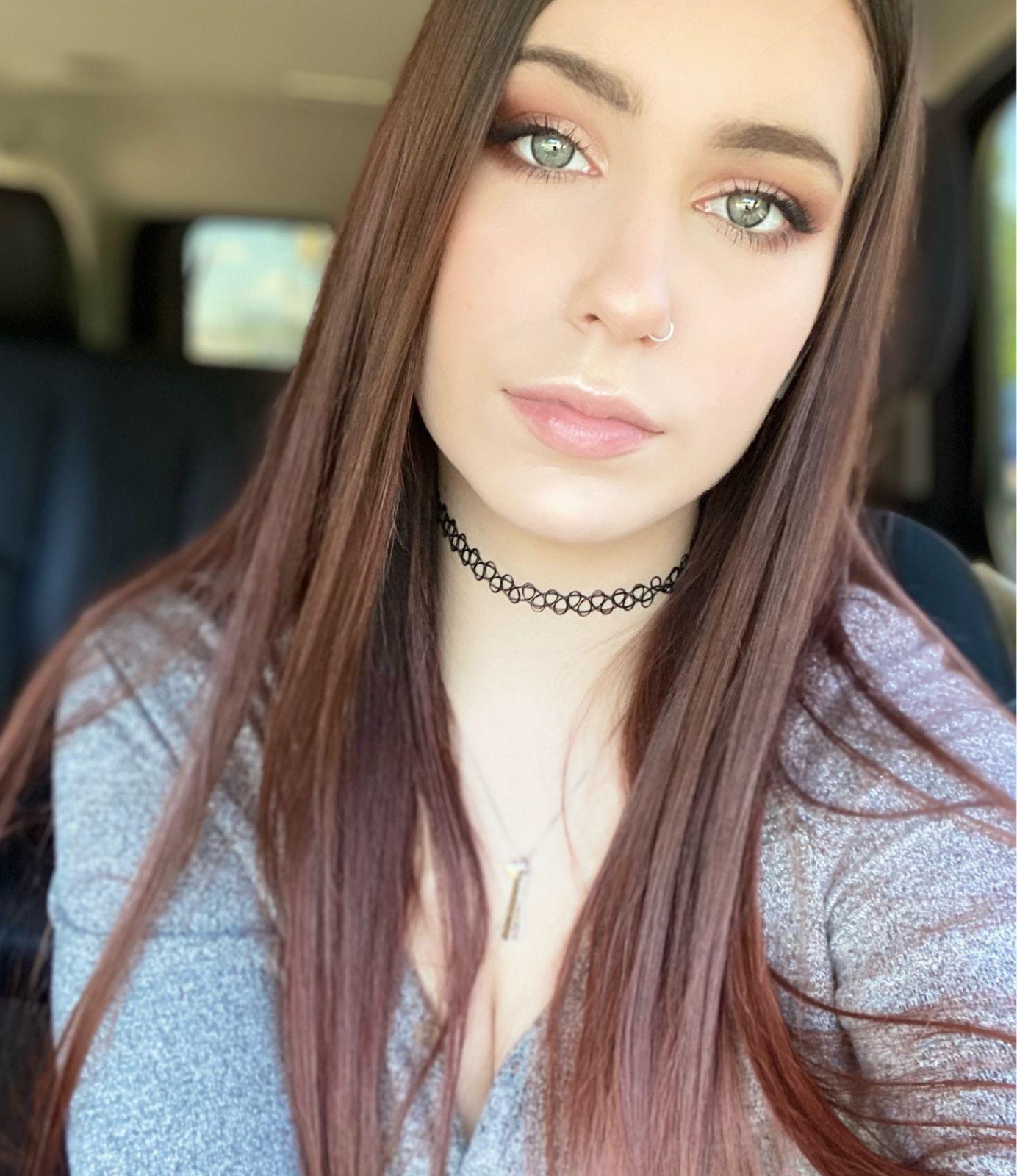 Simple selfie | Scrolller