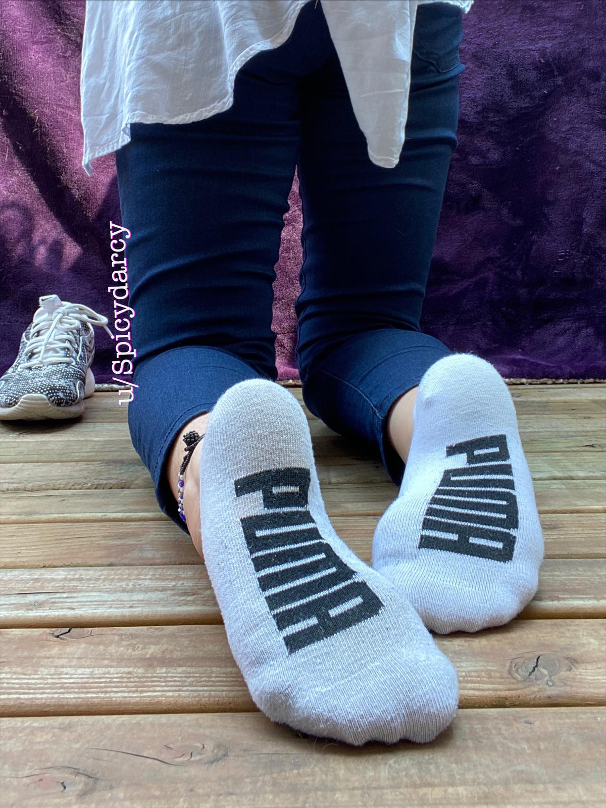 Simple white | Scrolller