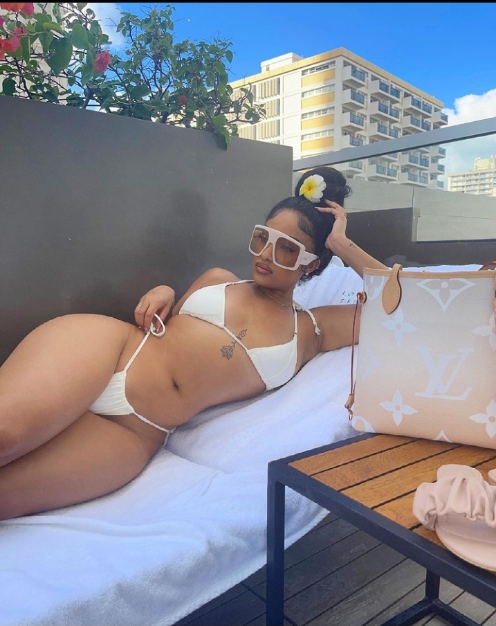 Simply Kennedy | Scrolller