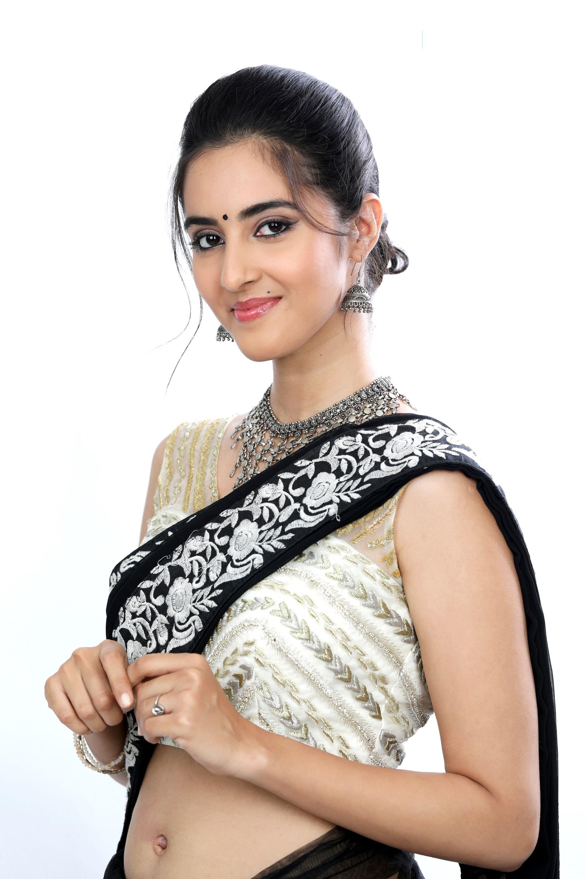 Simrat kaur [2000 x 3000] | Scrolller