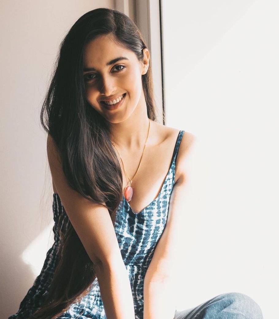 Simrat Kaur | Scrolller