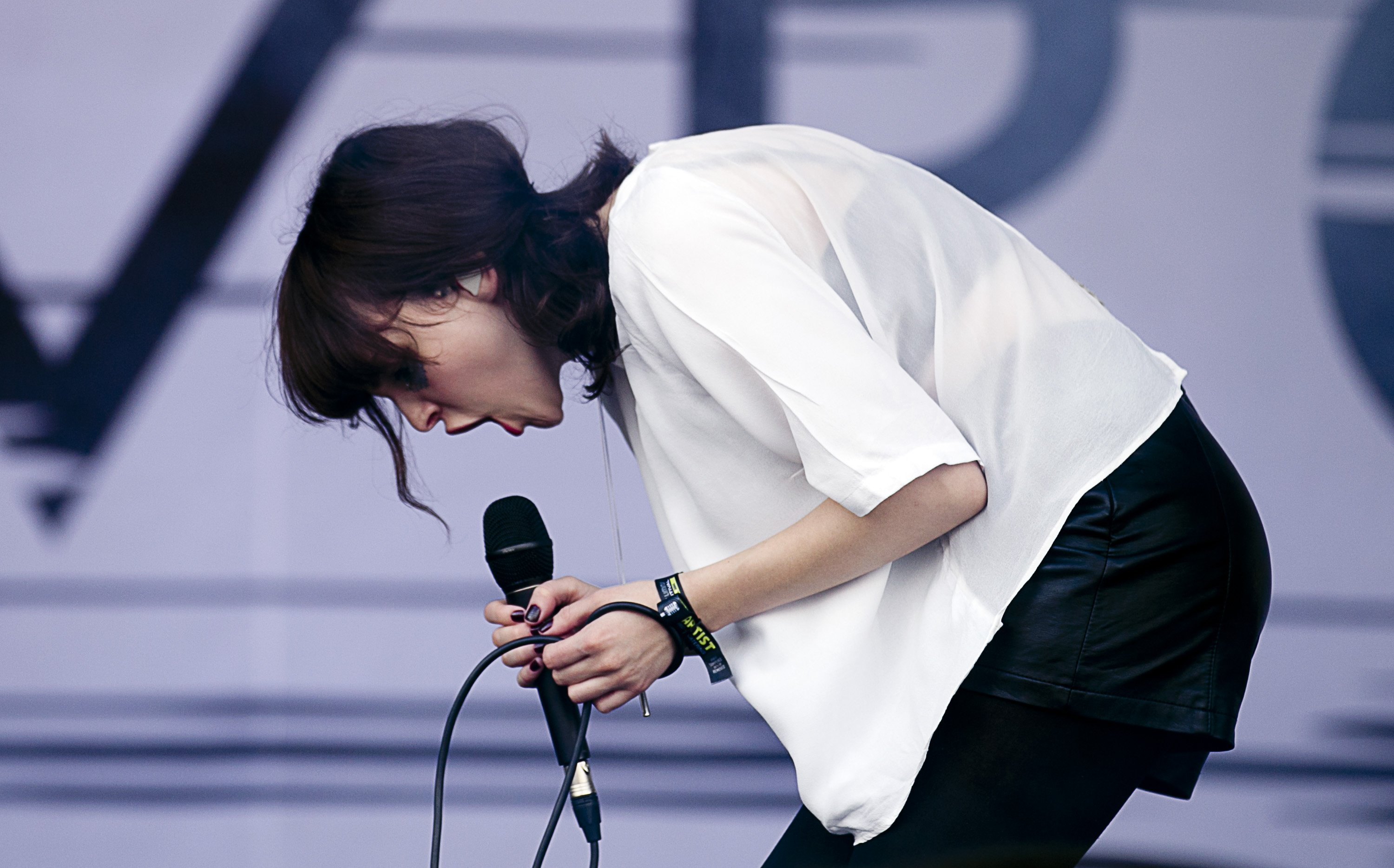 Singing 🎵 | Scrolller