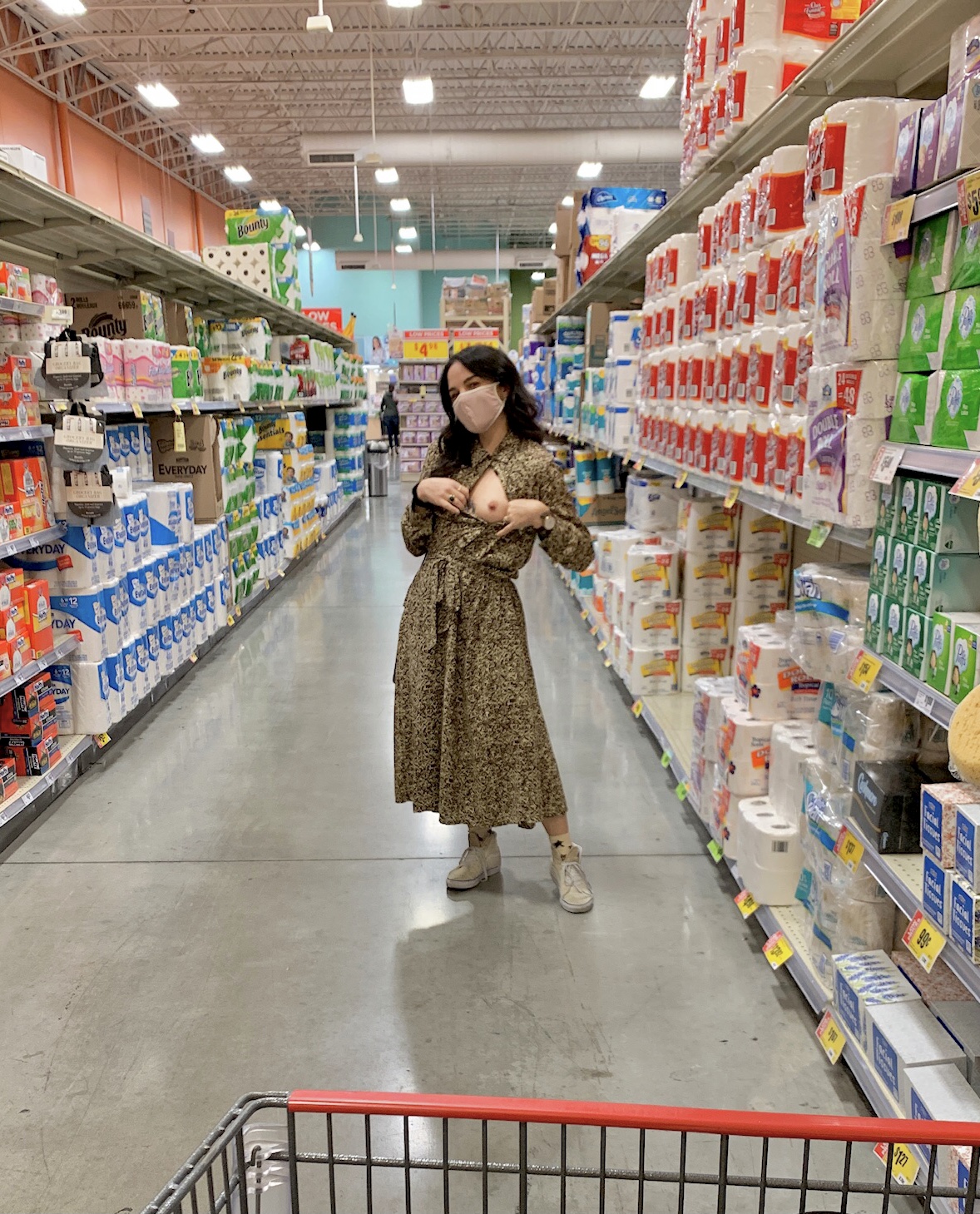 Sir, would you help me find the boobs' aisle? I'd like to upgrade my tiny ones [IMG] | Scrolller