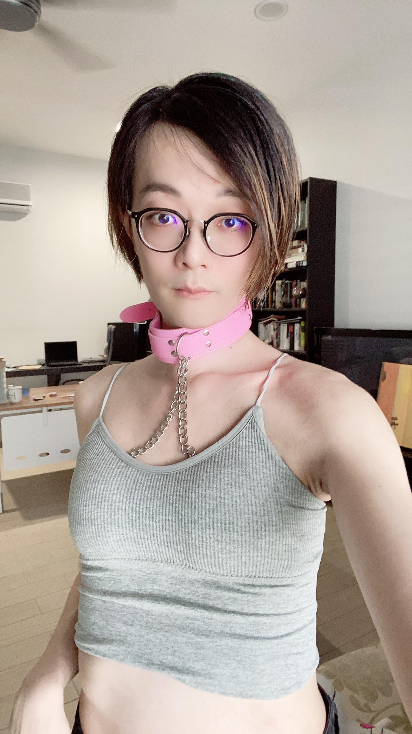 sissy in collar | Scrolller