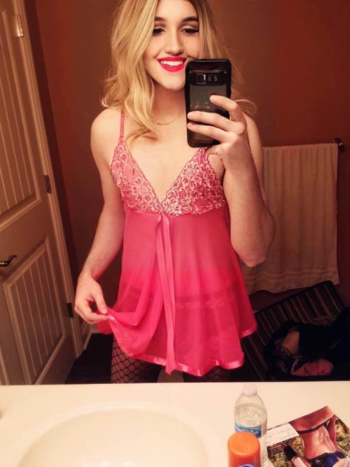 Sissy practically BEGGING for blackmail/humiliation 😘😈 kik her @ skip_73 | Scrolller