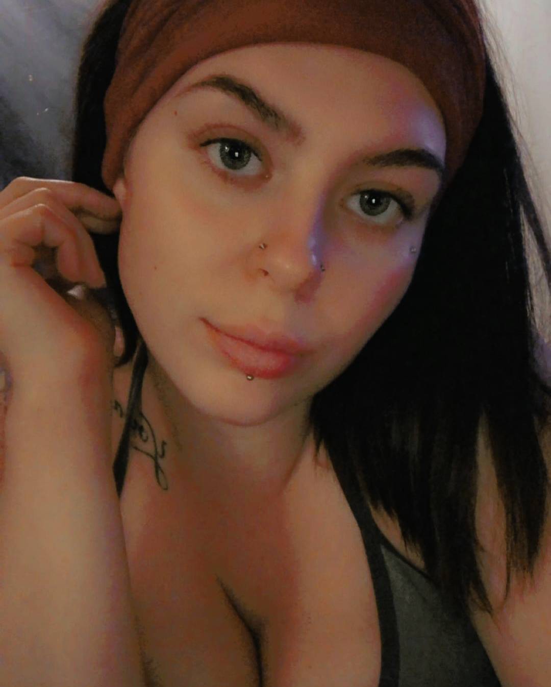 Sister (20) | Scrolller