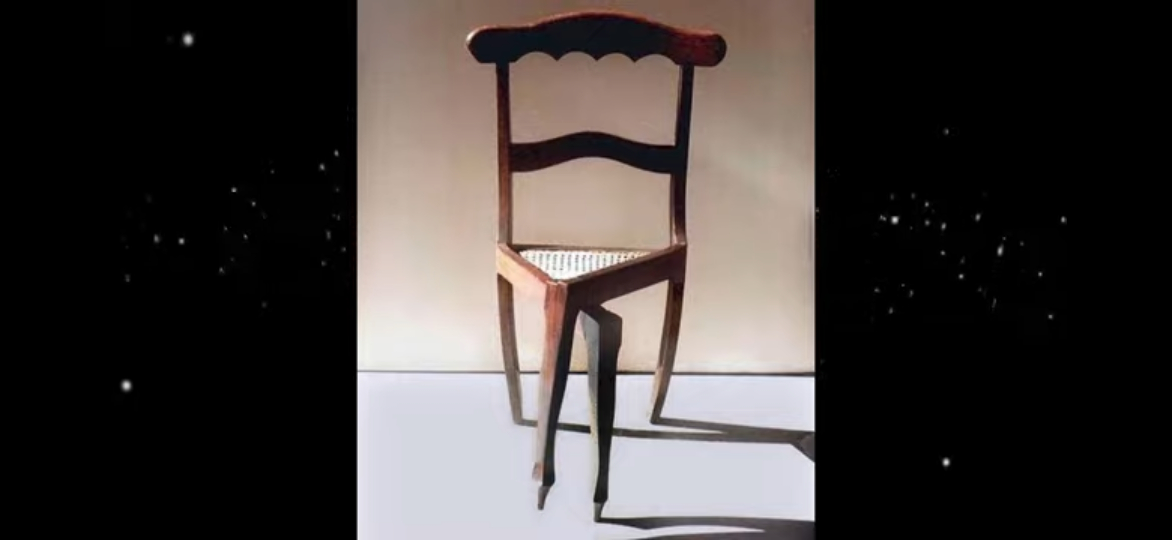 Sitting chair | Scrolller