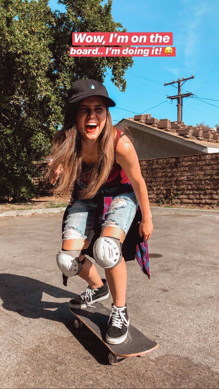 Skater girl | Scrolller