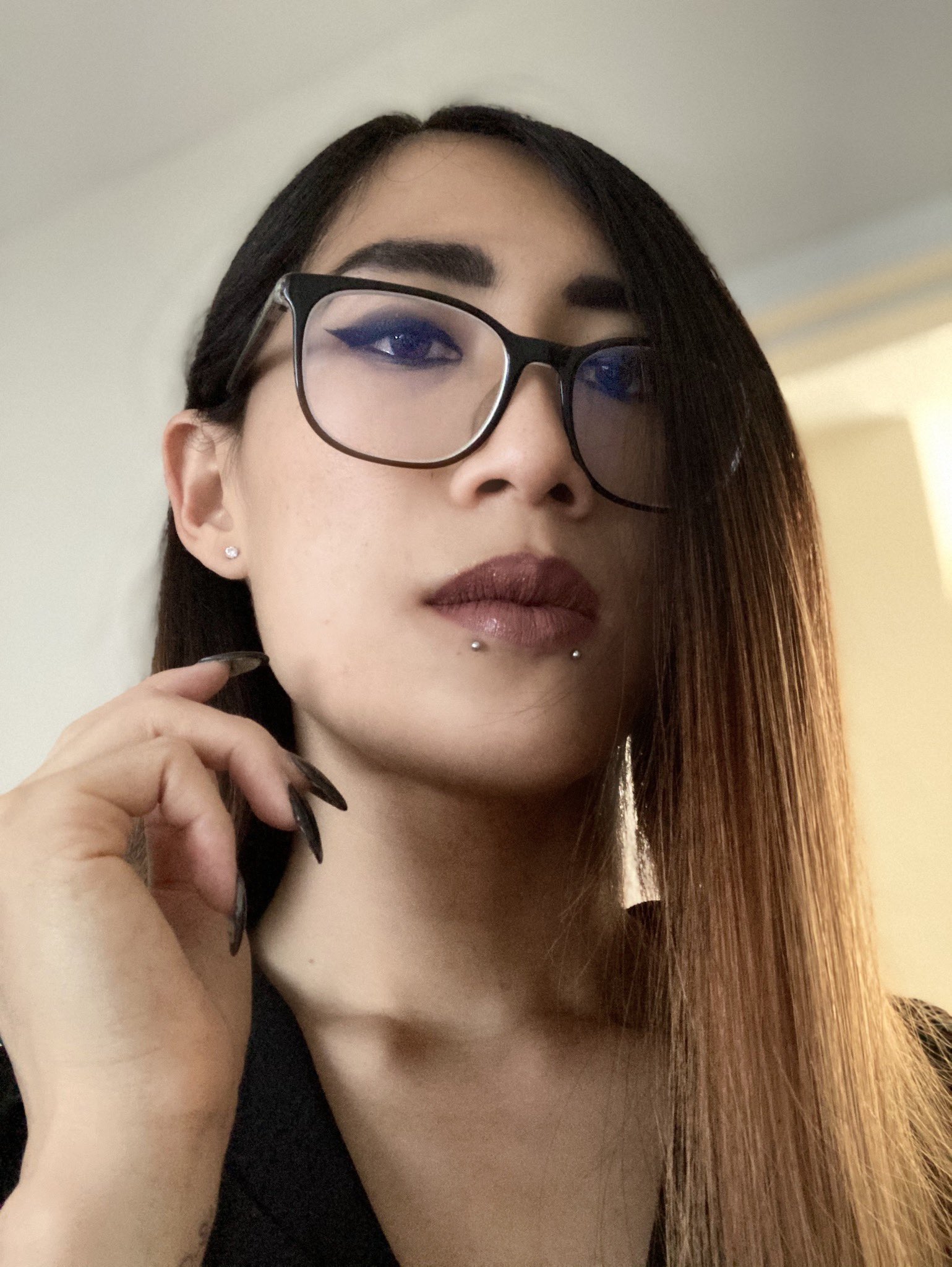 Skelly-Tan | Scrolller