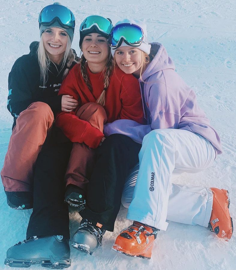 Ski buddies | Scrolller