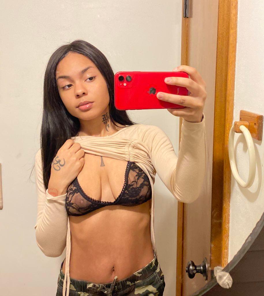 Skinny 🎀 | Scrolller